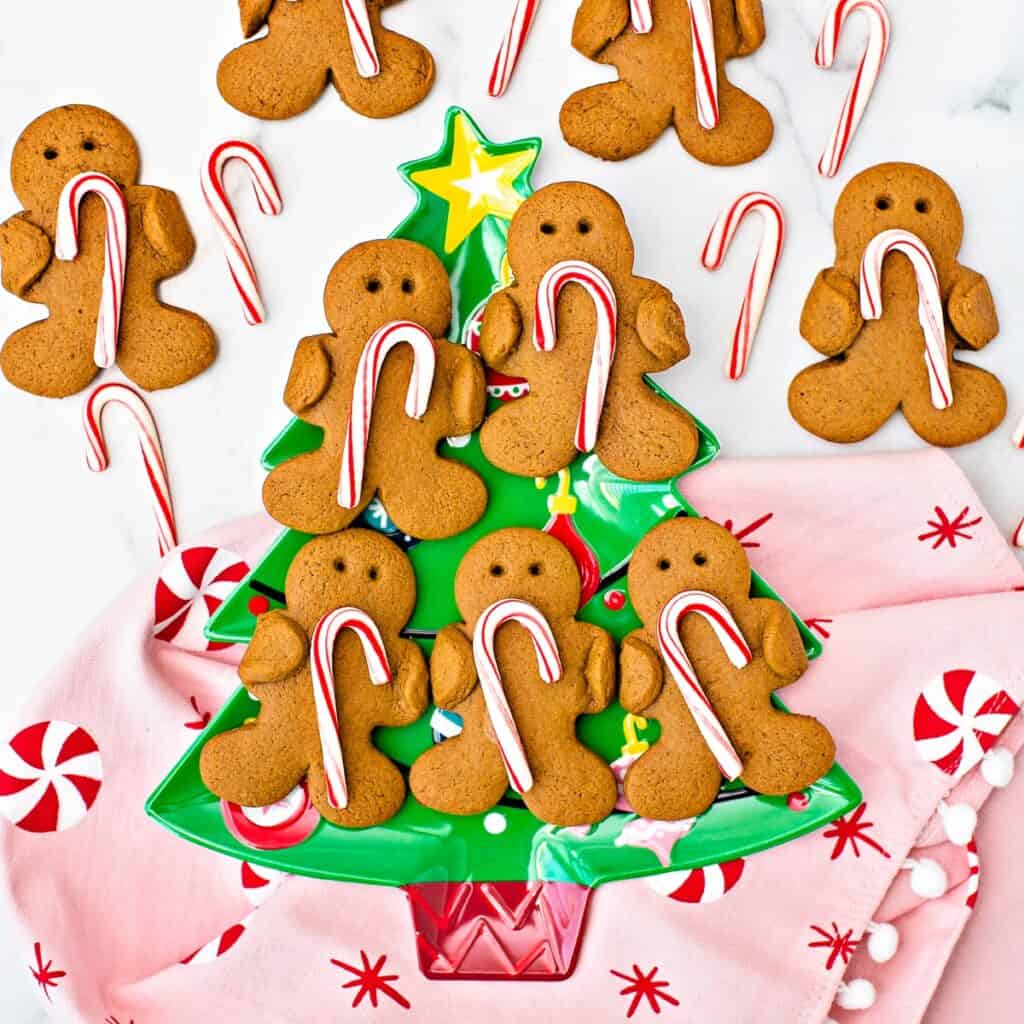 Gingerbread Holding Candy Canes - Cute gingerbread men recipe