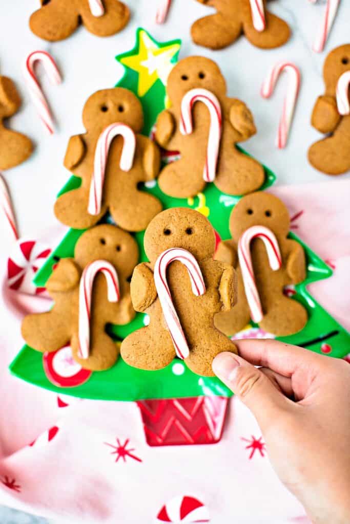 Gingerbread Holding Candy Canes - Cute gingerbread men recipe