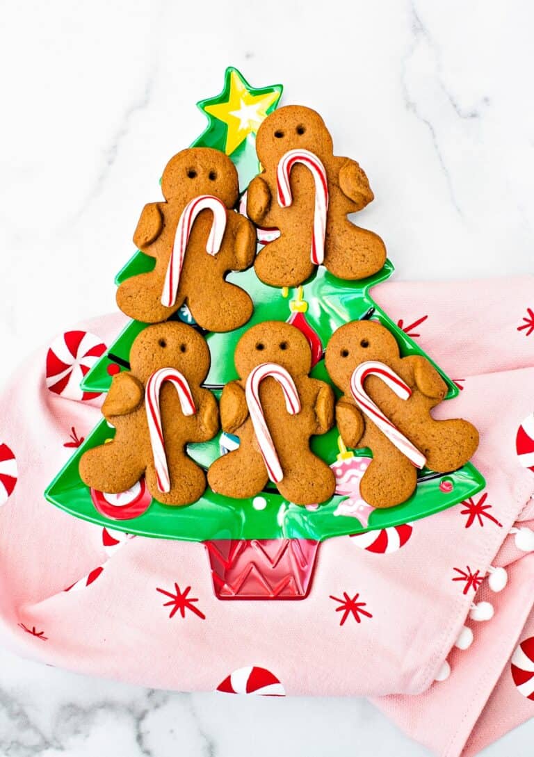 Gingerbread Holding Candy Canes - Cute gingerbread men recipe