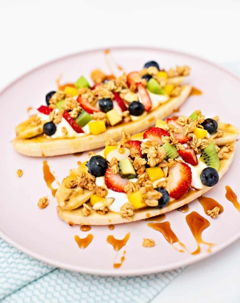 Healthy Banana Split - Fresh, nutritious and easy kid snack!