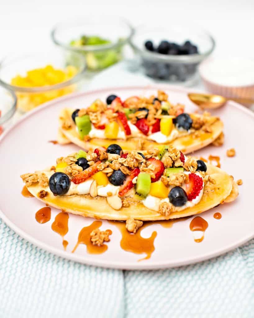 Healthy Banana Split - Fresh, nutritious and easy kid snack!