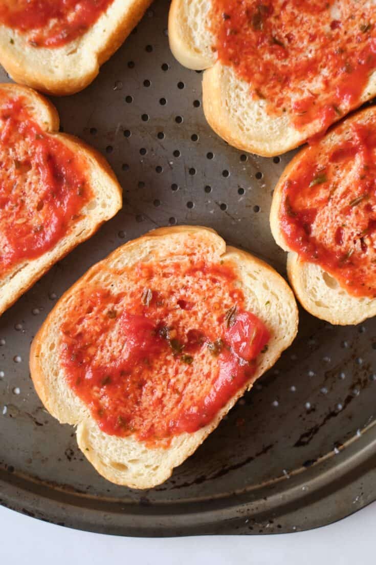 Easy Pizza Toast Recipe - Use Garlic Bread To Kick This Pizza Up a Notch