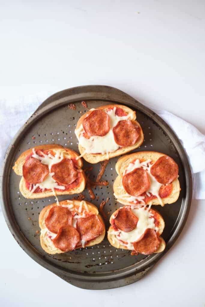 Easy Pizza Toast Recipe - Use Garlic Bread To Kick This Pizza Up a Notch