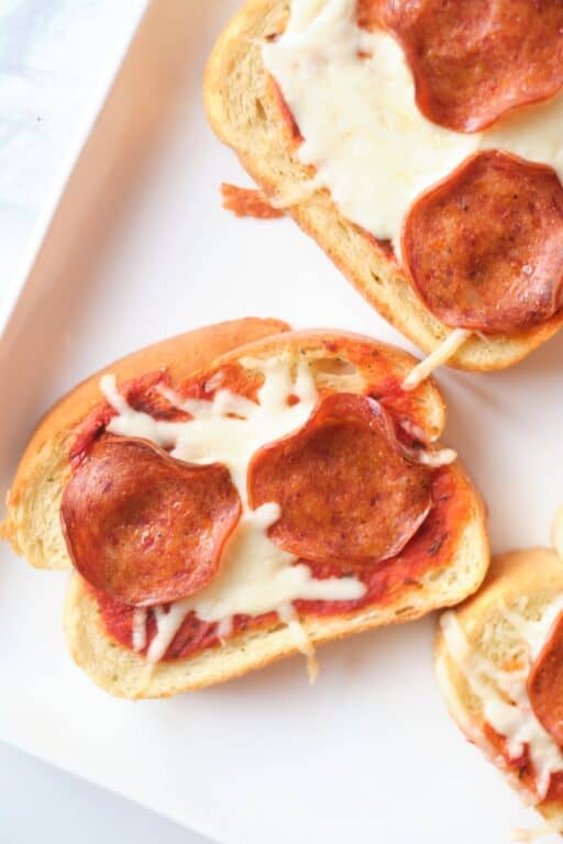 Easy Pizza Toast Recipe - Use Garlic Bread To Kick This Pizza Up a Notch