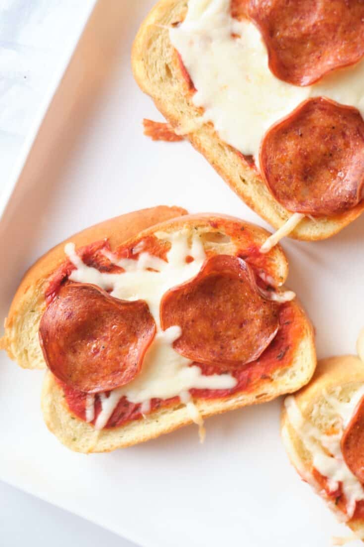 Easy Pizza Toast Recipe - Use Garlic Bread To Kick This Pizza Up a Notch