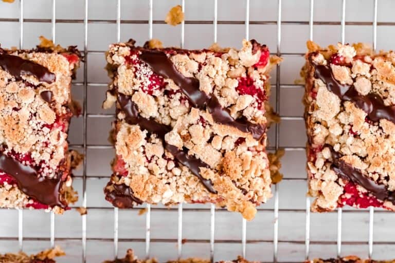 Raspberry Crumble Oat Bars - The Best Recipe!