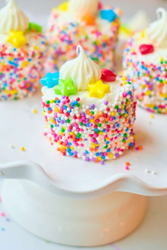 These Mini Oreo Cakes Are the Perfect Tiny Rainbow Cakes