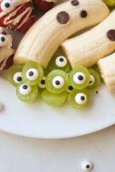 This Halloween Fruit Platter Is a Healthy Halloween Snack For Kids