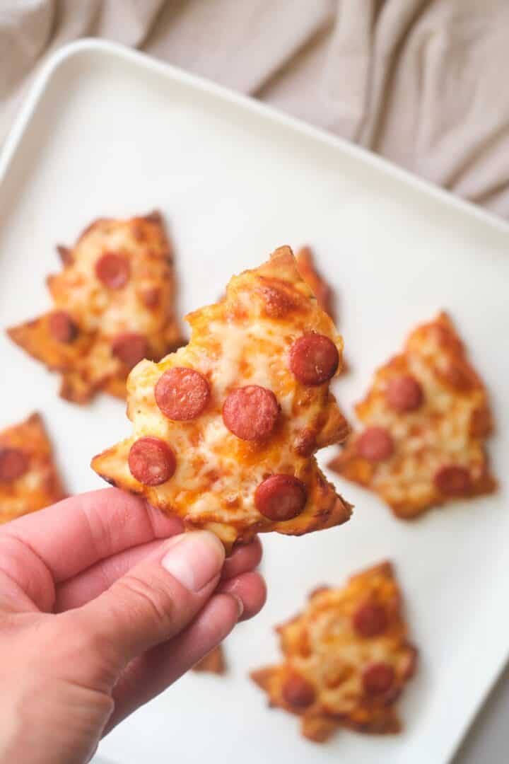 This Christmas Tree Pizza Is A Cute Christmas Dinner For Kids