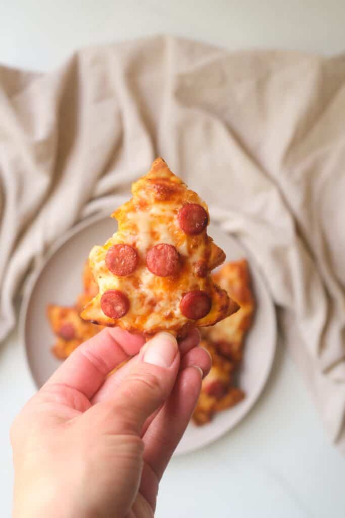 This Christmas Tree Pizza Is A Cute Christmas Dinner For Kids
