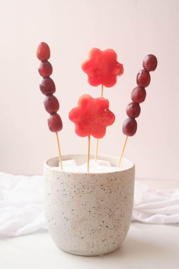 Cute and Easy DIY Fruit Bouquet For Spring