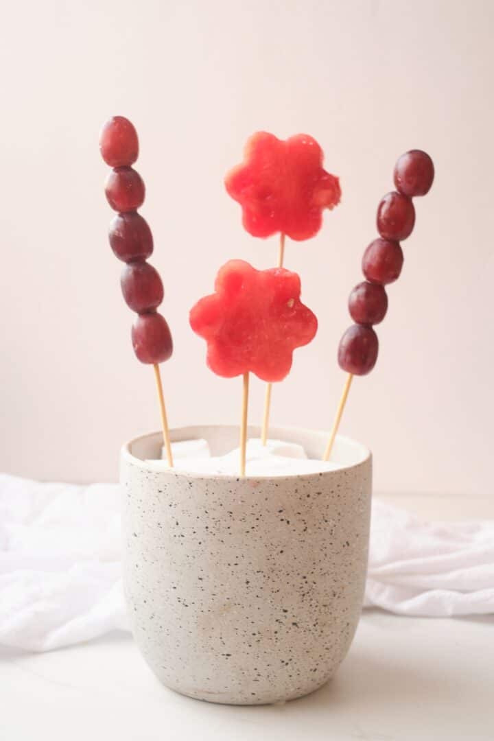 Cute and Easy DIY Fruit Bouquet For Spring