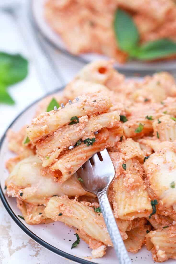 This Easy Baked Ziti With Ricotta Makes The Perfect Weeknight Dinner