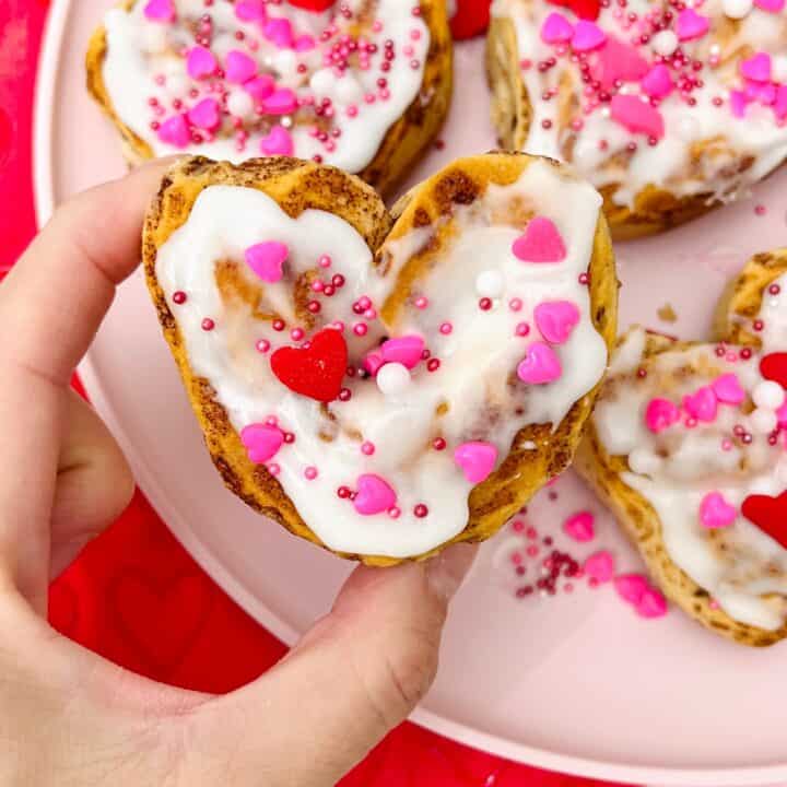 These Heart Cinnamon Rolls Make Valentine's Day Extra Sweet