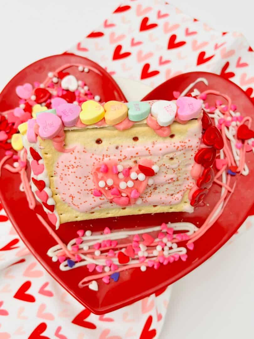 How To Make An Easy Valentine Pop Tart House