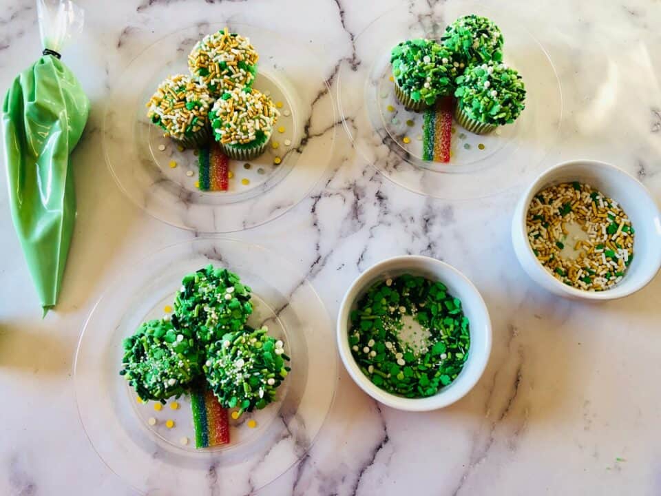 These Shamrock Cupcakes Will Bring Good Luck On St. Patrick's Day