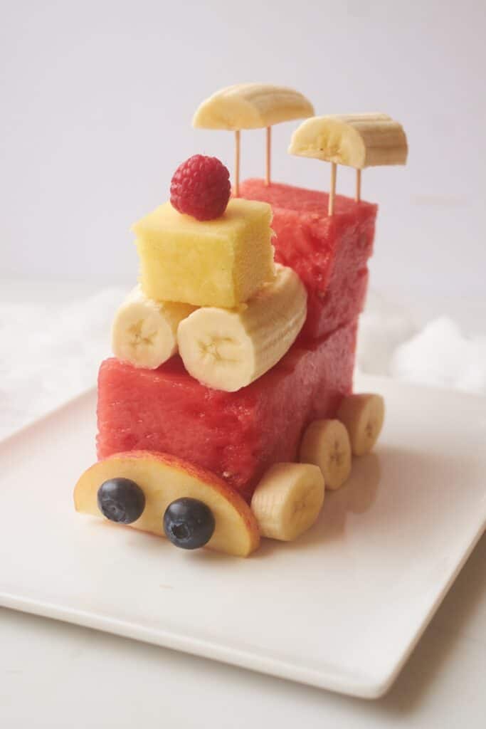 This Fruit Train Is An Easy And Fun Kid Snack!