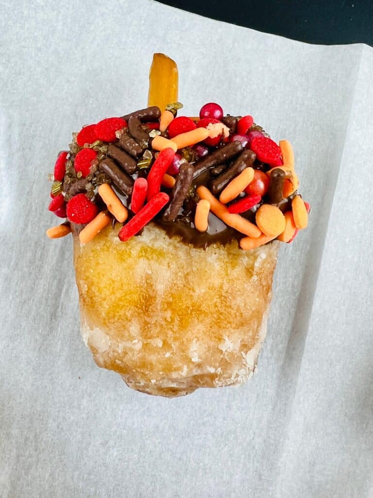 Donut Hole Acorns Are a Yummy Fall Treat