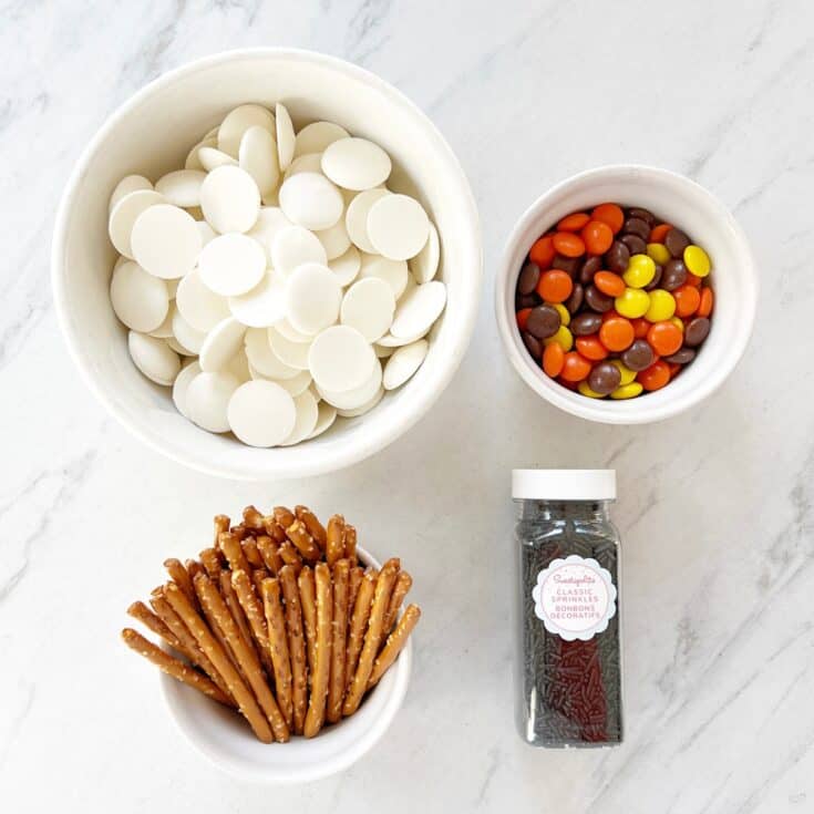 Chocolate Pretzel Spiderwebs Are The Perfect Sweet and Salty Halloween ...