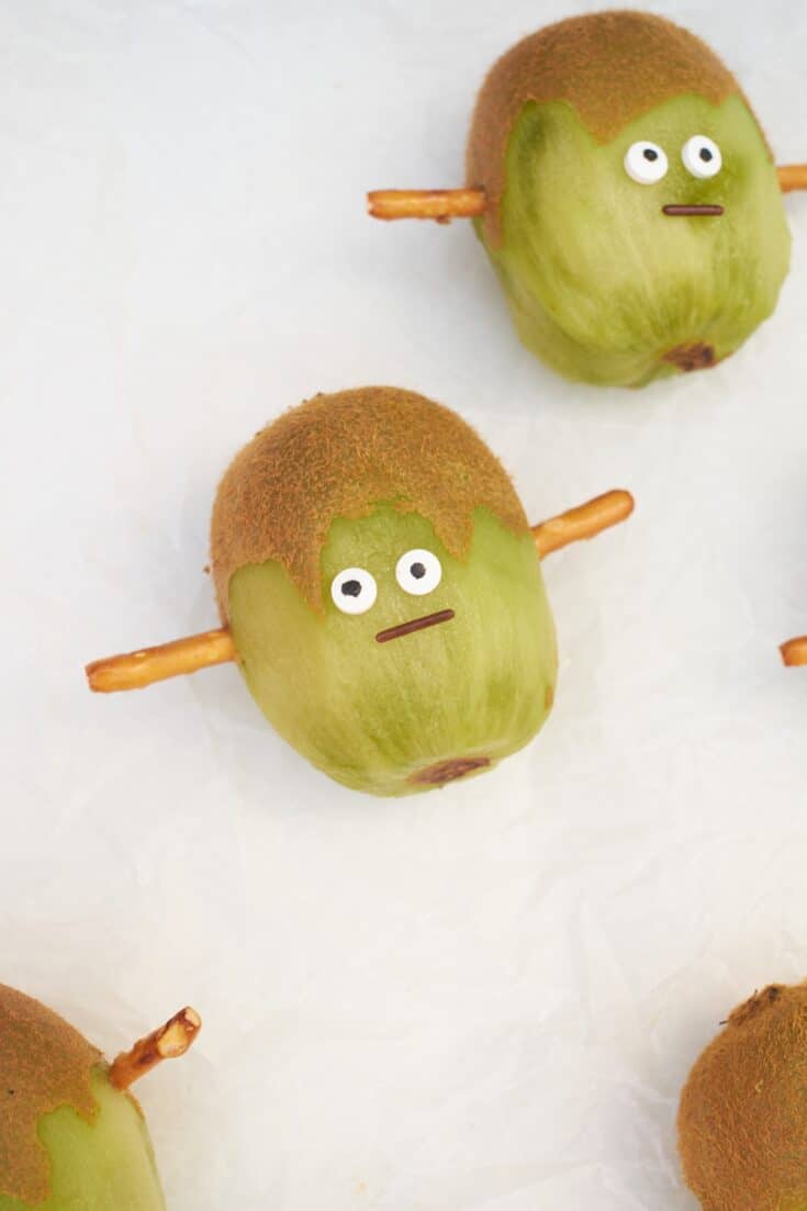 These Kiwi Frankenstein Make Ghoulishly Cute Halloween Treats