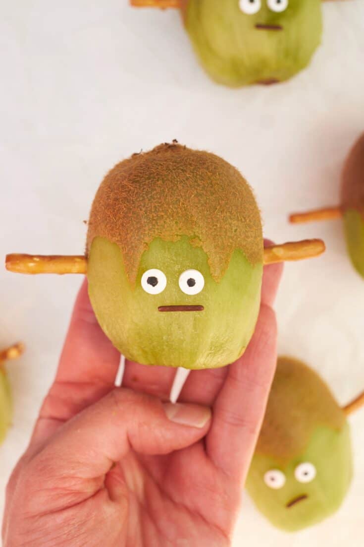 These Kiwi Frankenstein Make Ghoulishly Cute Halloween Treats