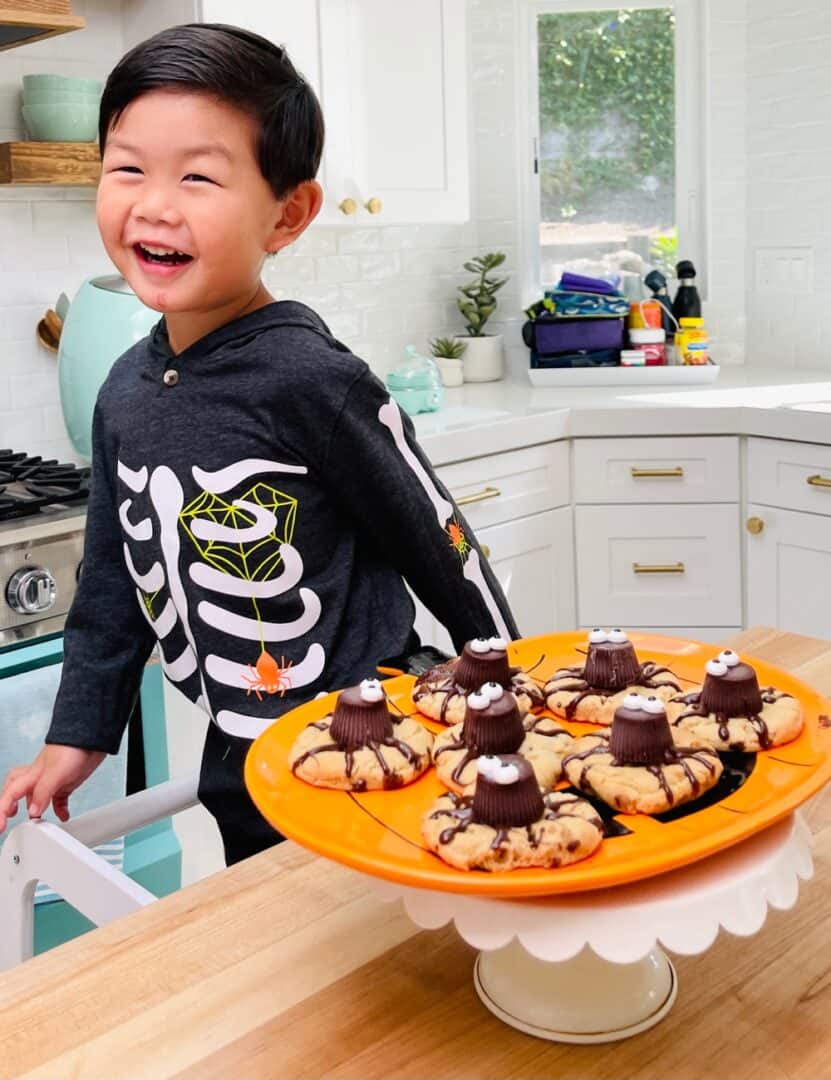 How to Make Spooky Spider Cookies for Halloween