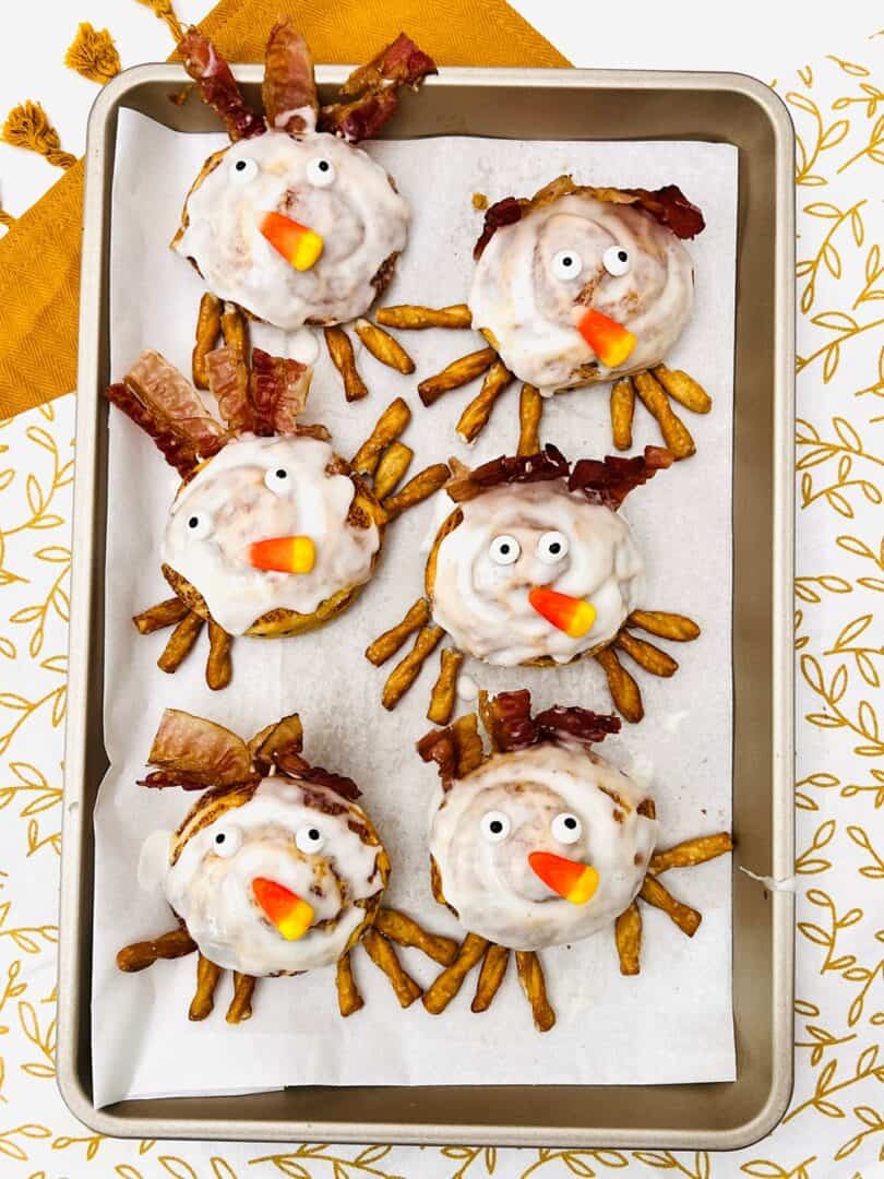 Turkey Cinnamon Rolls Are A Cute and Easy Thanksgiving Breakfast