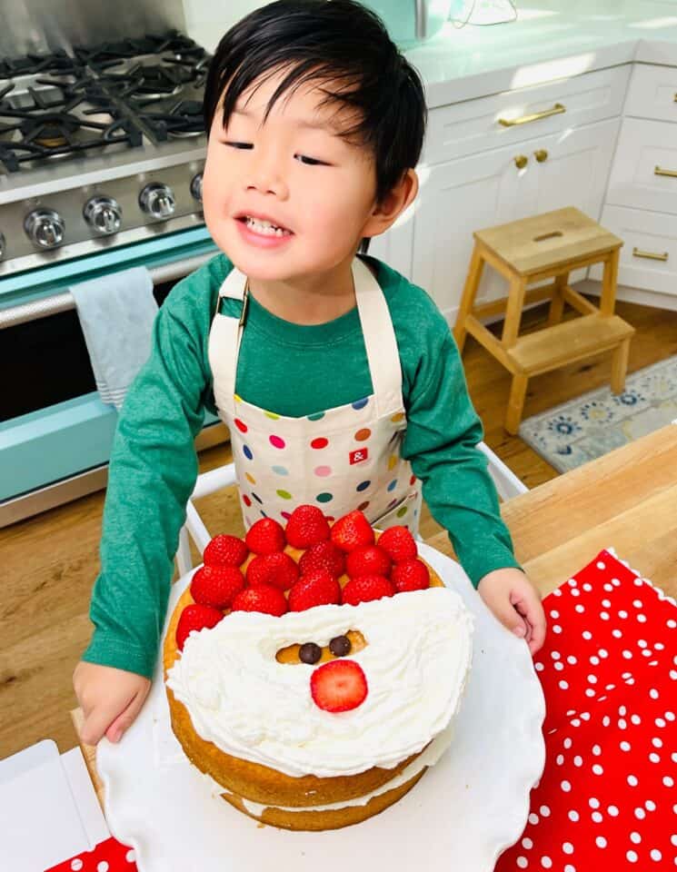 Easy Santa Cake Anyone Can Make