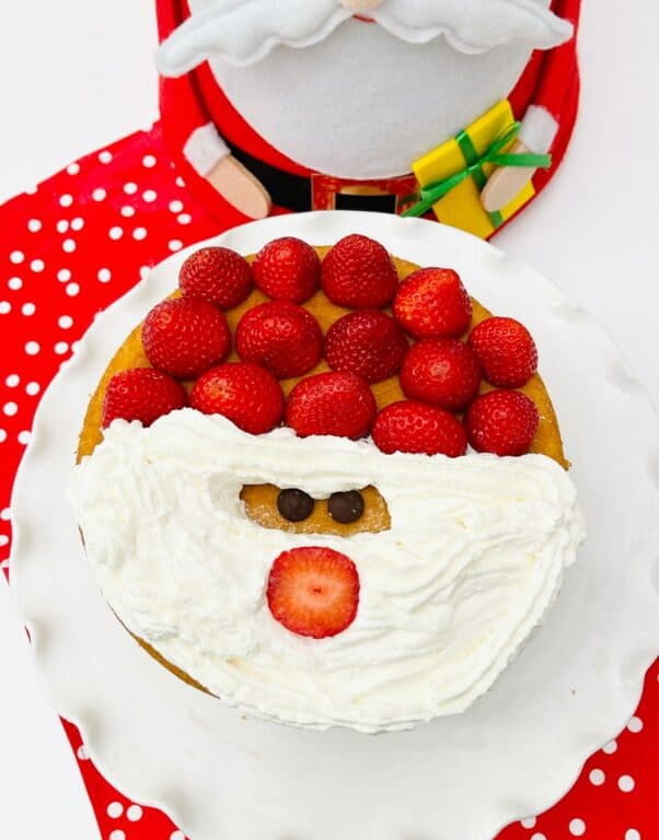 Easy Santa Cake Anyone Can Make