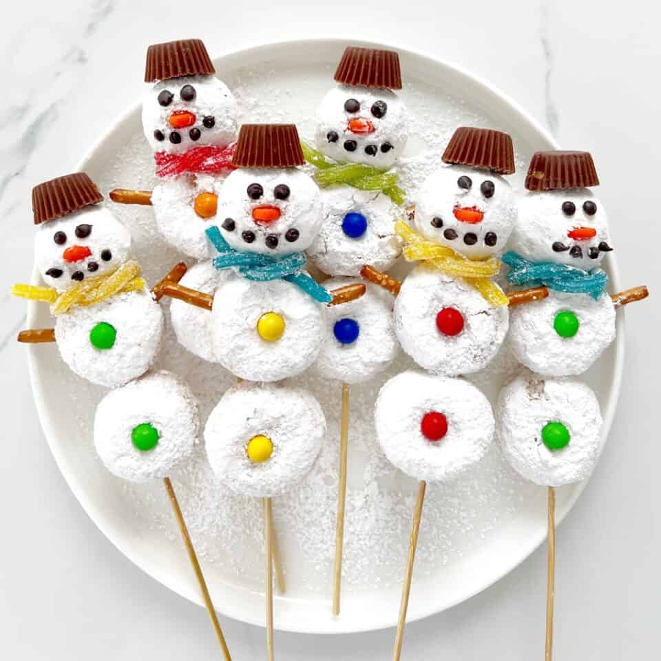 These Easy Adorable Snowman Donuts Are A Festive Treat