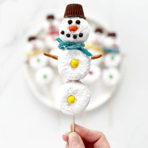 These Easy Adorable Snowman Donuts Are A Festive Treat