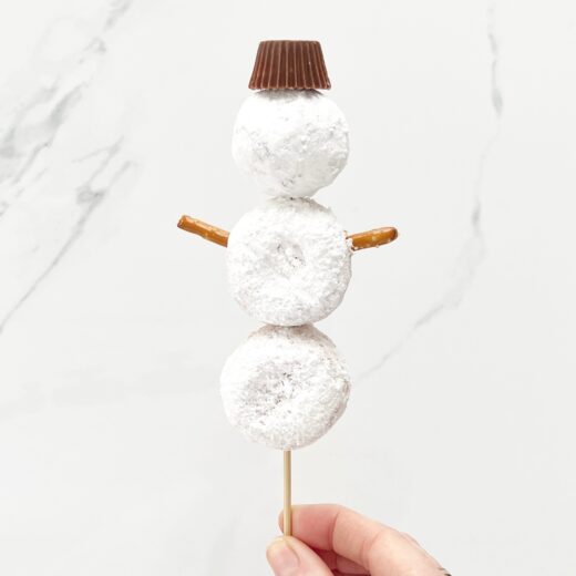 These Easy Adorable Snowman Donuts Are A Festive Treat