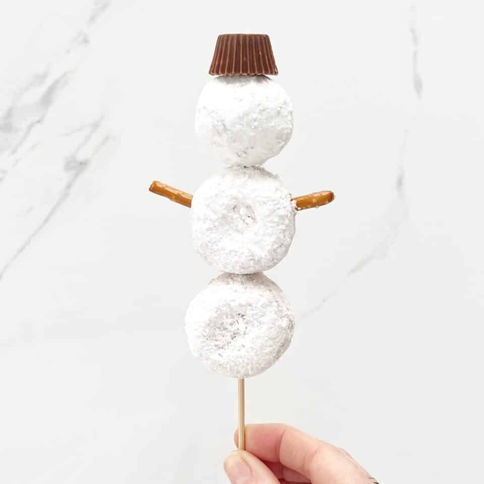 These Easy Adorable Snowman Donuts Are A Festive Treat