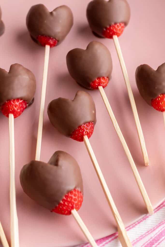 These Chocolate Strawberry Hearts Will Sweeten Your Valentine's Day
