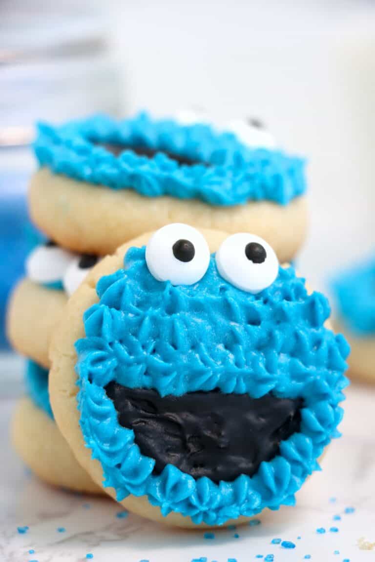 Whip Up Delicious Cookie Monster Cookies With This Simple Recipe