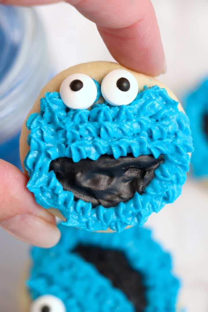 Whip Up Delicious Cookie Monster Cookies With This Simple Recipe