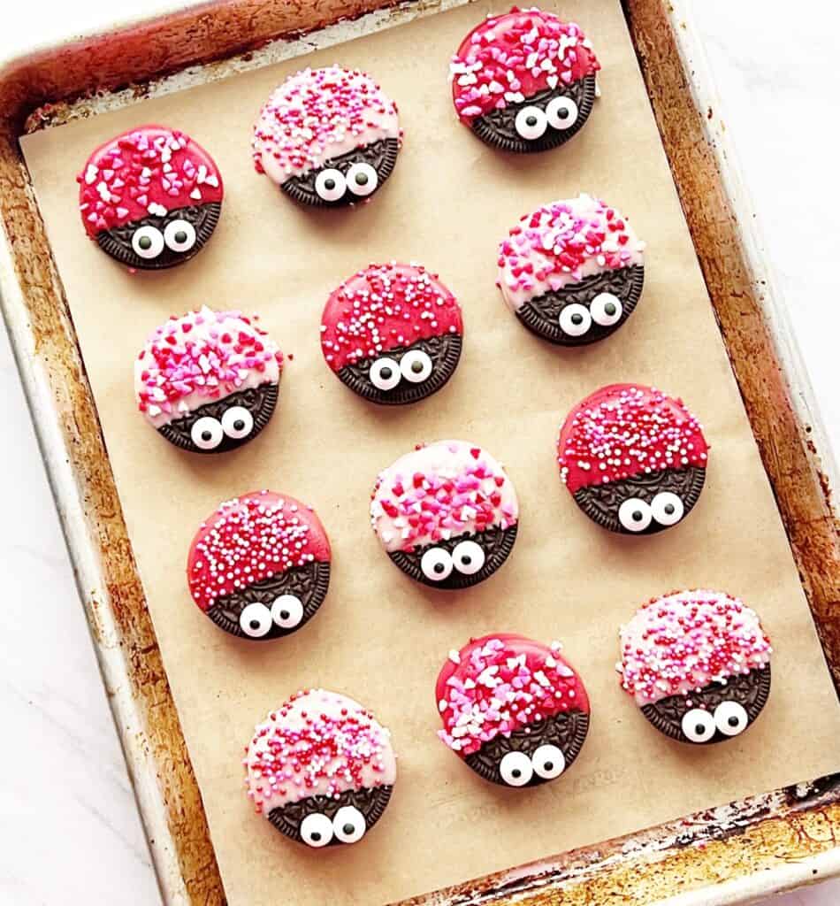 The Sweetest Love Bug Oreos