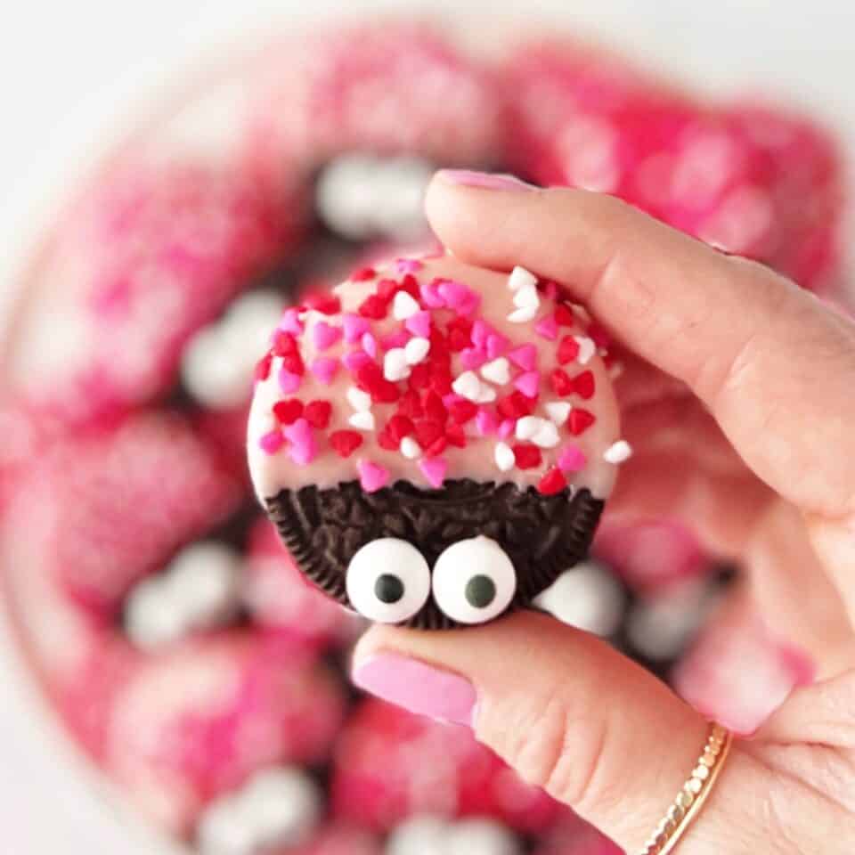 The Sweetest Love Bug Oreos