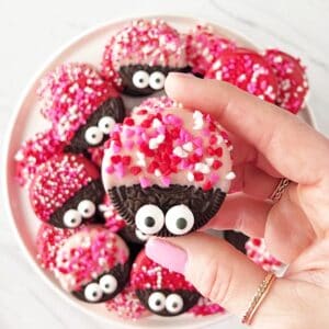 The Sweetest Love Bug Oreos