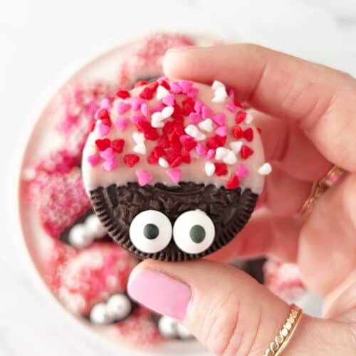 The Sweetest Love Bug Oreos