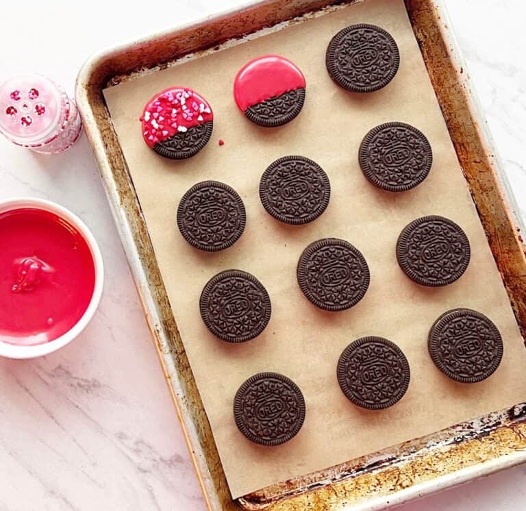 The Sweetest Love Bug Oreos