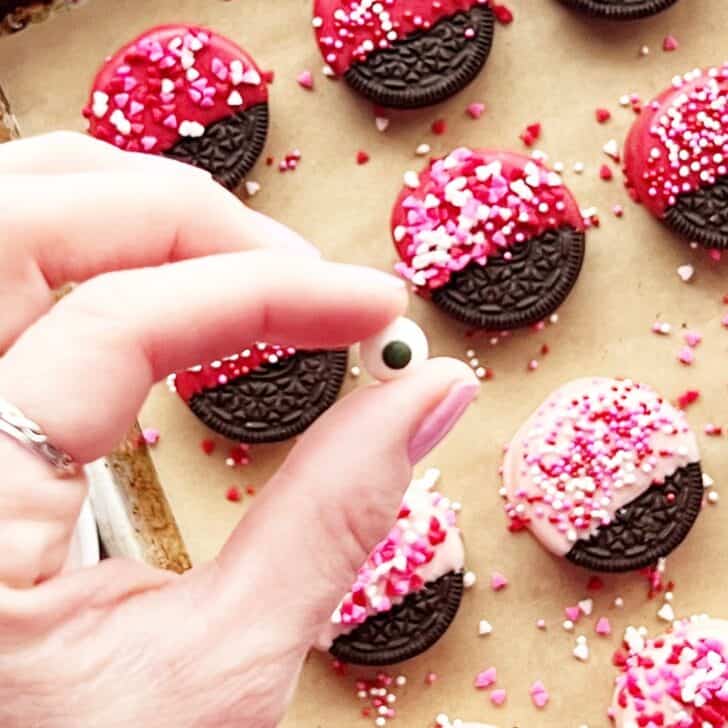 The Sweetest Love Bug Oreos