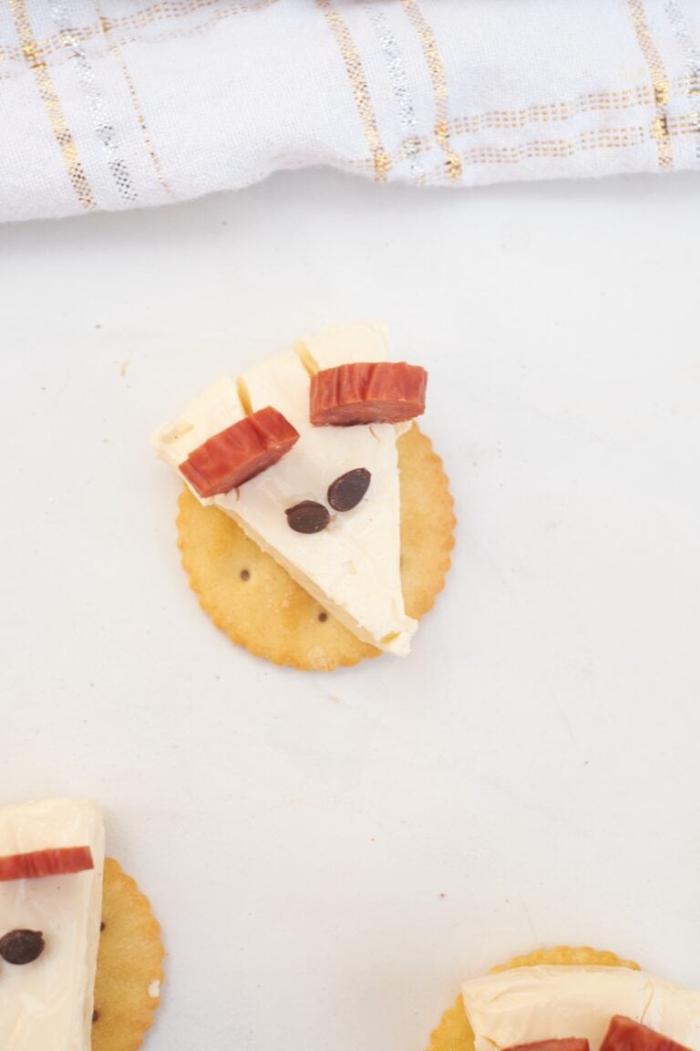 Mouse Cheese Crackers Are The Cutest Appetizers