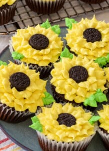 Easy and Gorgeous Sunflower Cupcakes