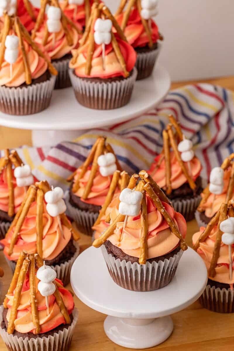 How to Make Campfire Cupcakes For A Sweet Summer Adventure
