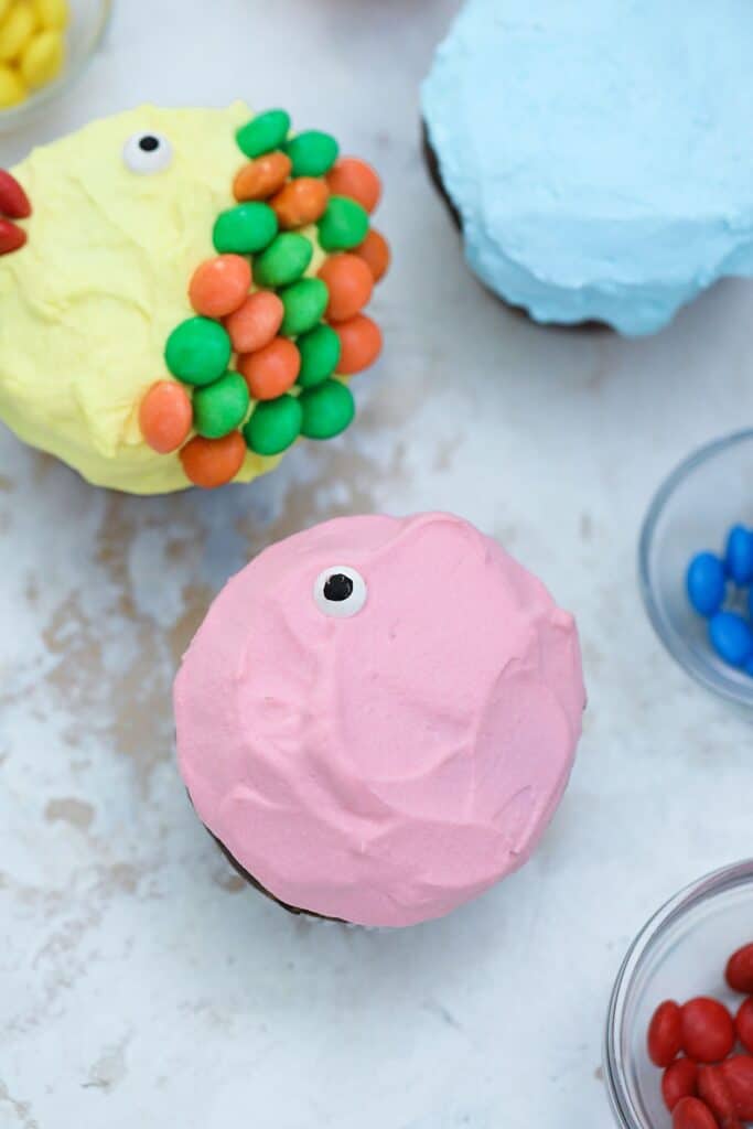 How to Make Easy And Colorful Fish Cupcakes