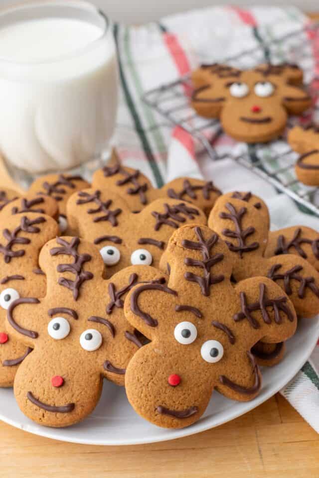 Reindeer Gingerbread Cookies: Fun Holiday Baking Hack