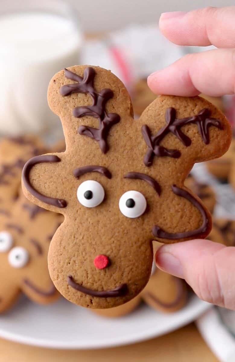 Reindeer Gingerbread Cookies: Fun Holiday Baking Hack