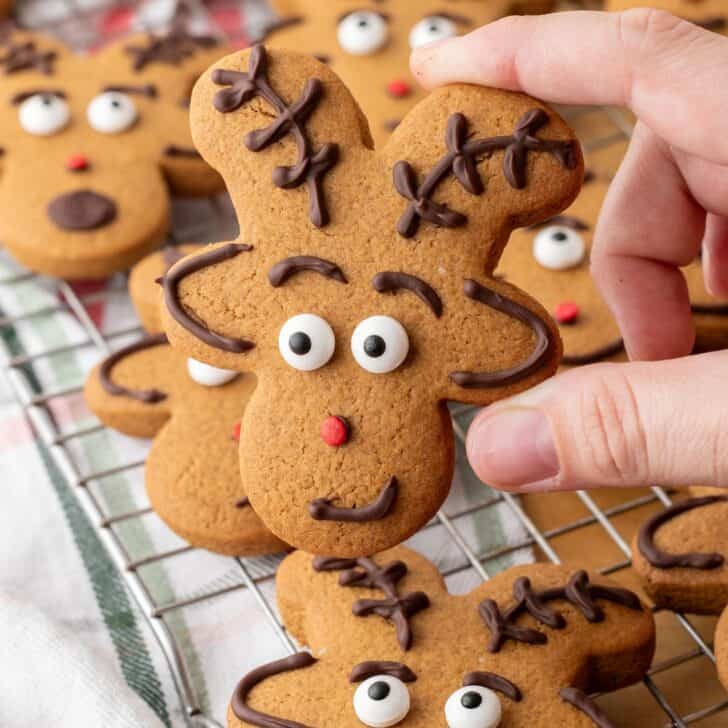 Reindeer Gingerbread Cookies: Fun Holiday Baking Hack