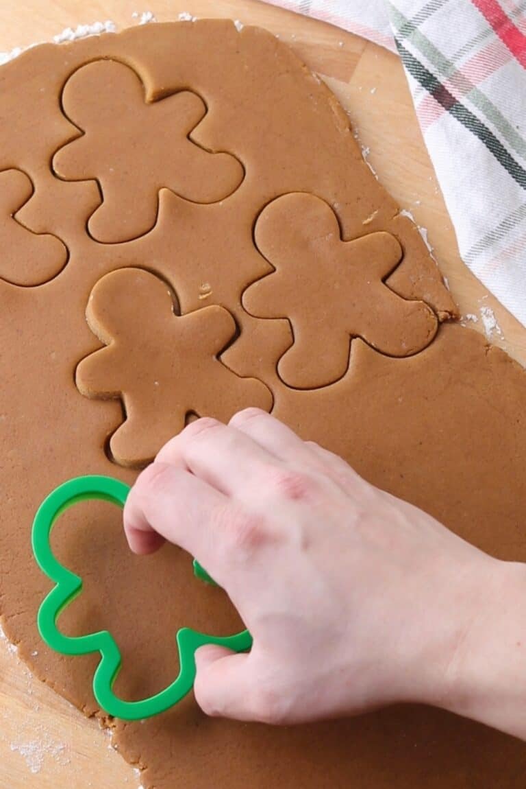 Reindeer Gingerbread Cookies: Fun Holiday Baking Hack